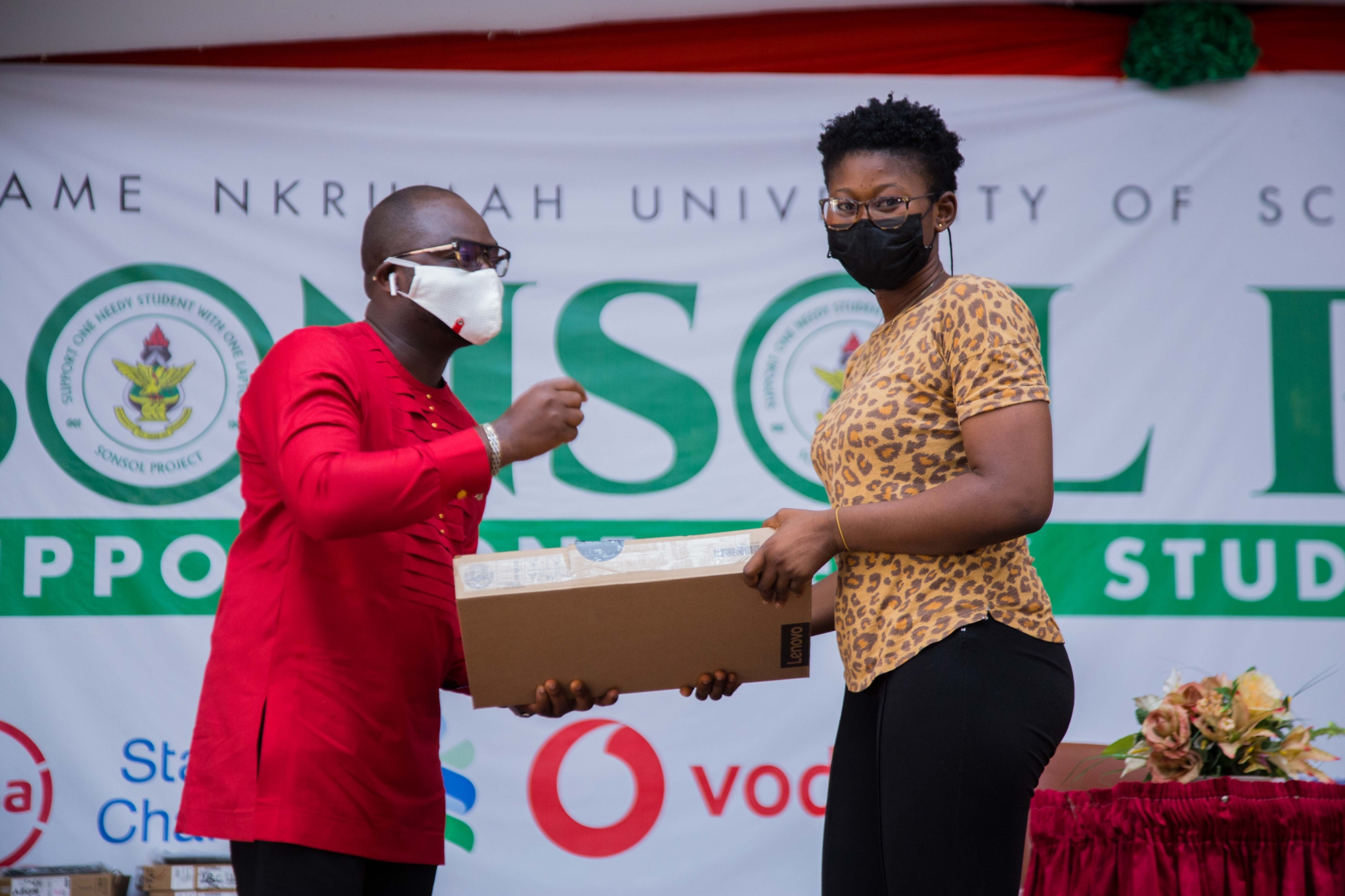 593 brilliant but needy KNUST students get laptops from SONSOL project ...