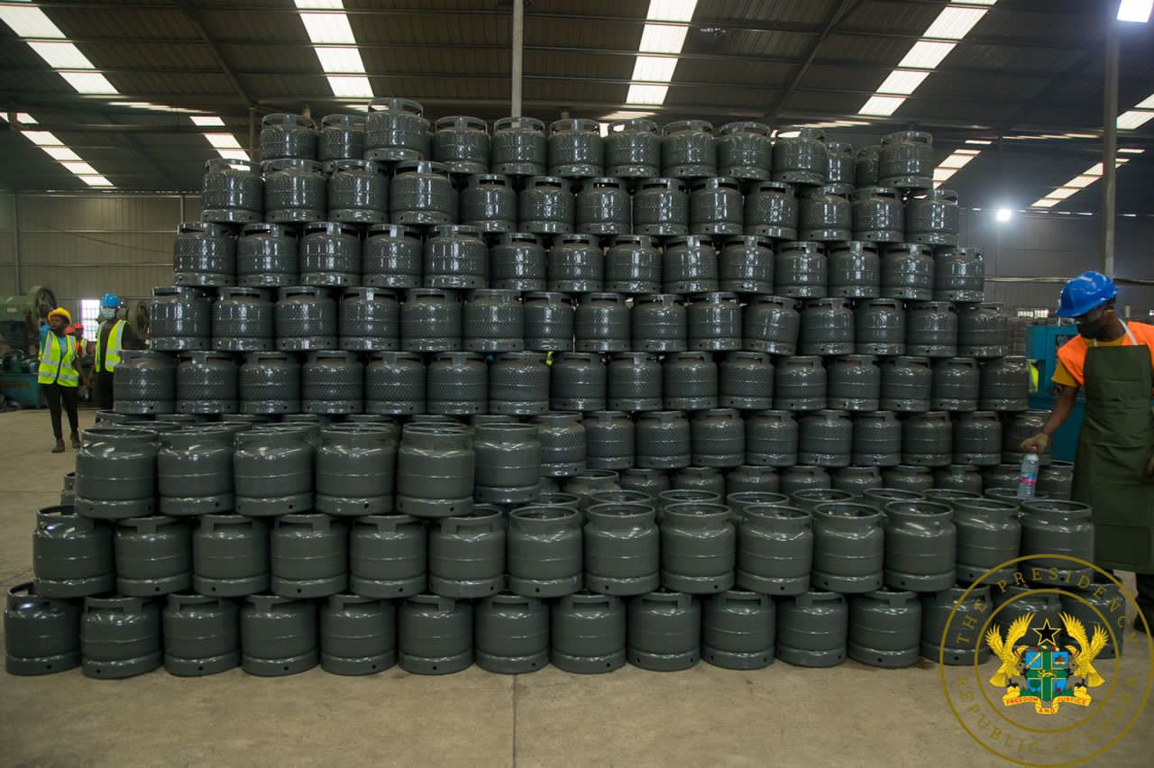 1D1F: Akufo-Addo commissions factories in Awutu Senya West and Gomoa ...