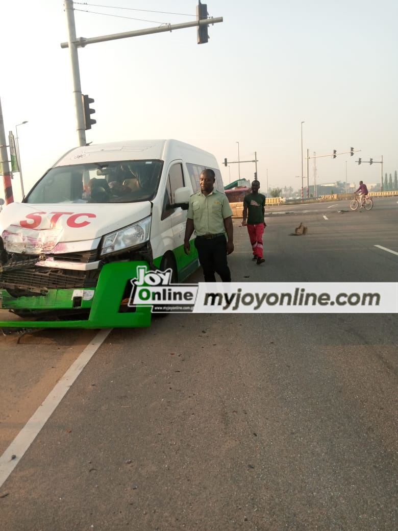 STC bus and pick-up truck crash on Accra-Tema motorway - MyJoyOnline.com