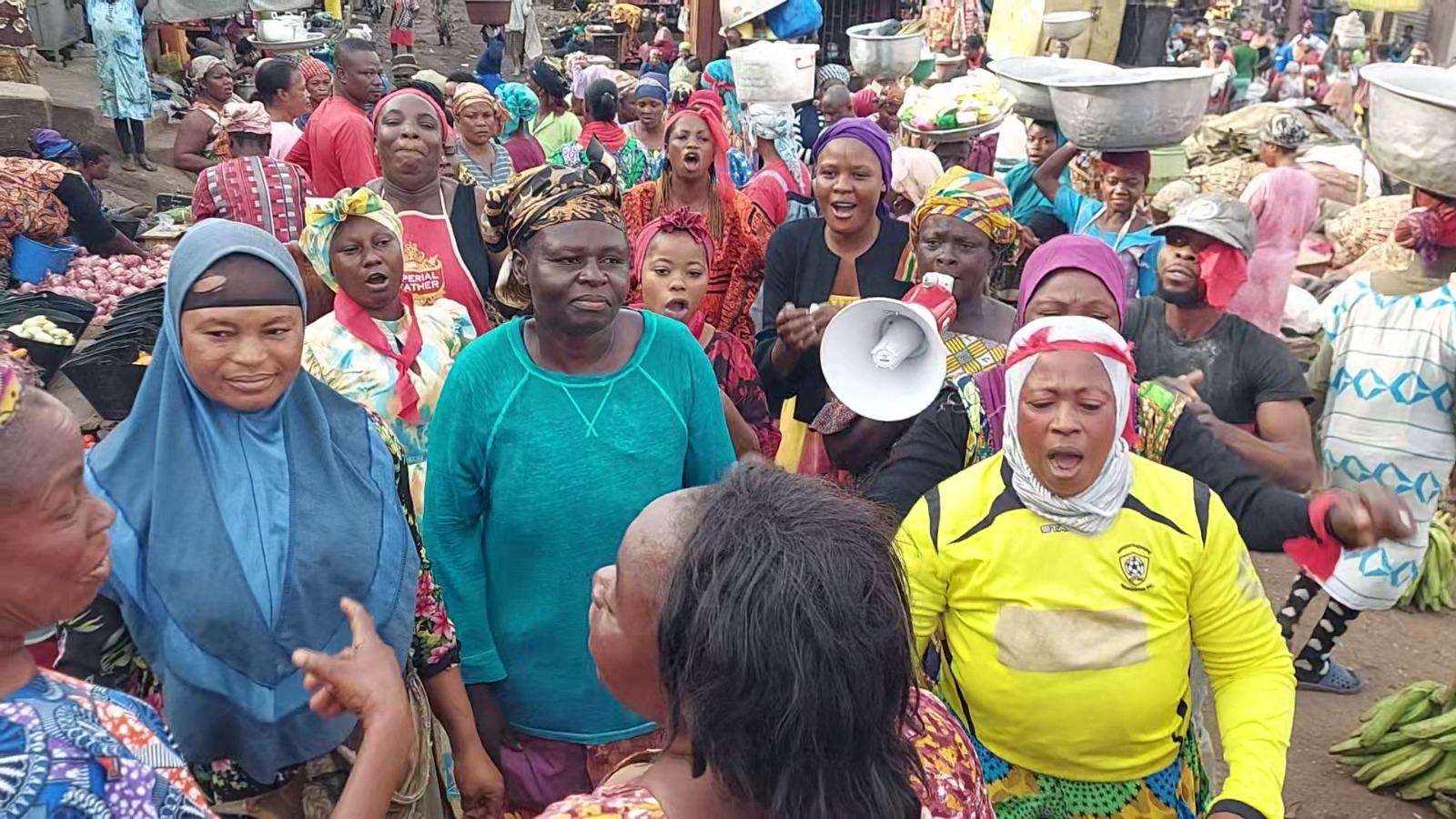 Suame traders fume; resist planned demolition of market – MyJoyOnline.com